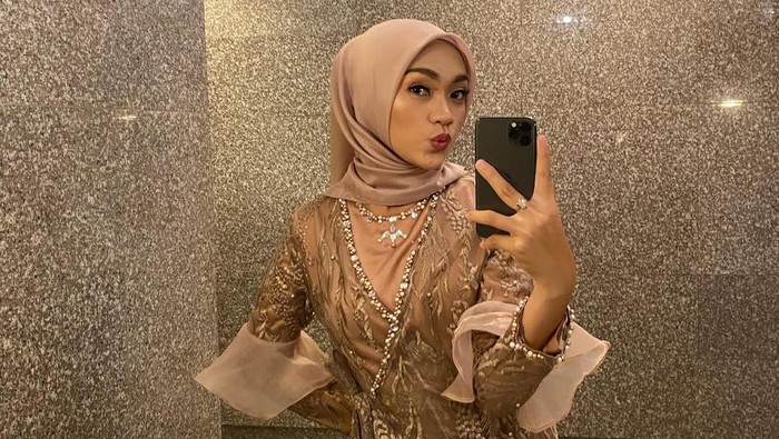 Curahan Hati Renny Rachmawaty Dinikahi Dzawin Nur