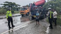 Truk Tabrak Bus di Lamongan gegara Pecah Ban, Begini Kondisi Penumpang