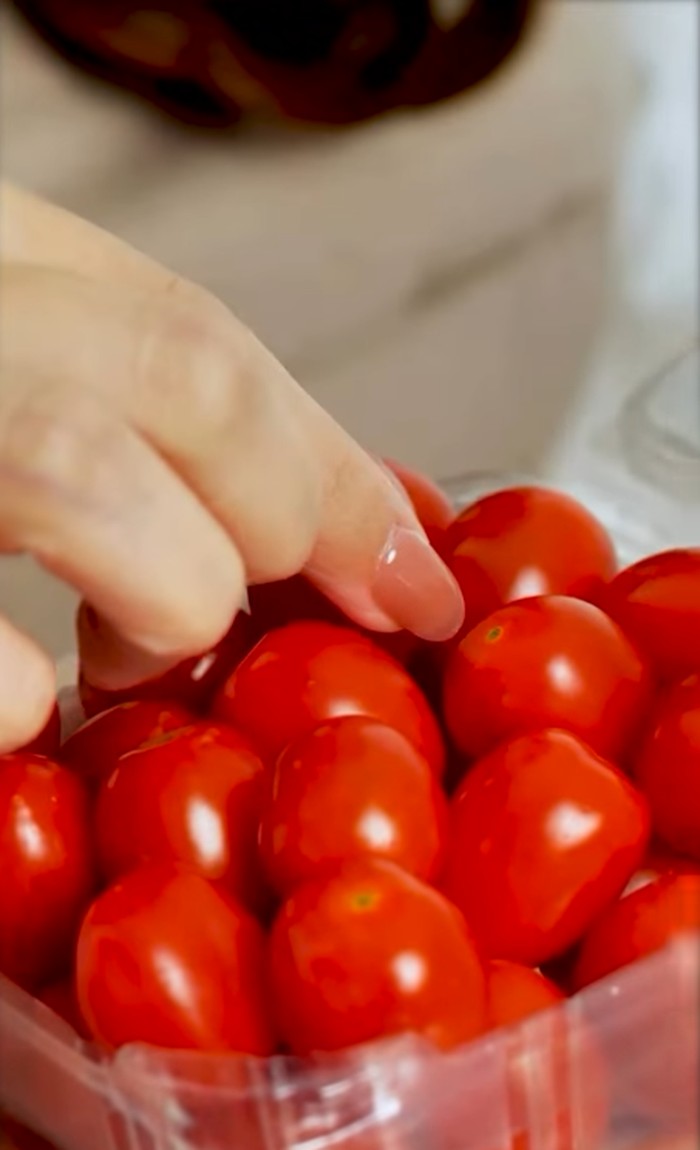 Asty Ananta Kini Jadi Pengusaha Tomat Cherry Sukses, Begini Potretnya!