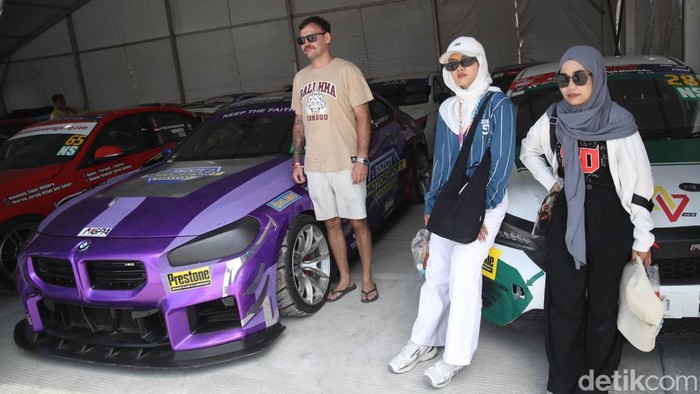Pameran Mobil Balap Tarik Perhatian Pengunjung MotoGP 2025