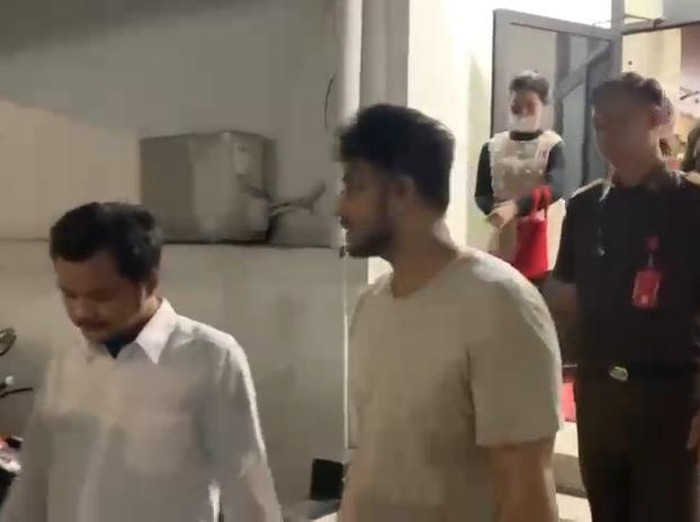 Penampakan Ammar Zoni Diborgol Lagi Diduga Edarkan Narkoba Dalam Rutan Salemba