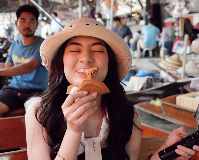 Potret Cantik Selebgram Inka Andestha, Foodies yang Jago Masak!