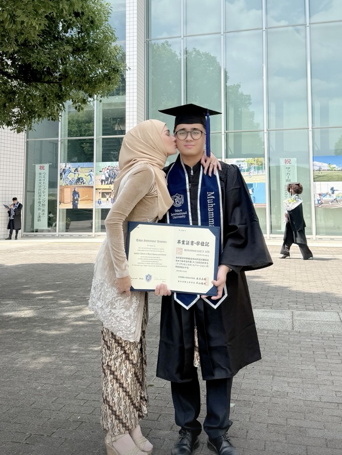 Sosok Rafly Putra Mulan Jameela: Lulusan Tokyo International University