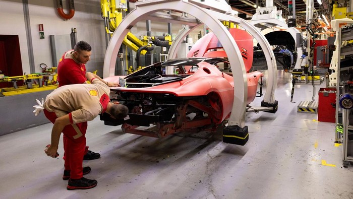 Intip Pabrik Ferrari, Kuda Jingkrak Siap Ngebut ke Era Listrik
