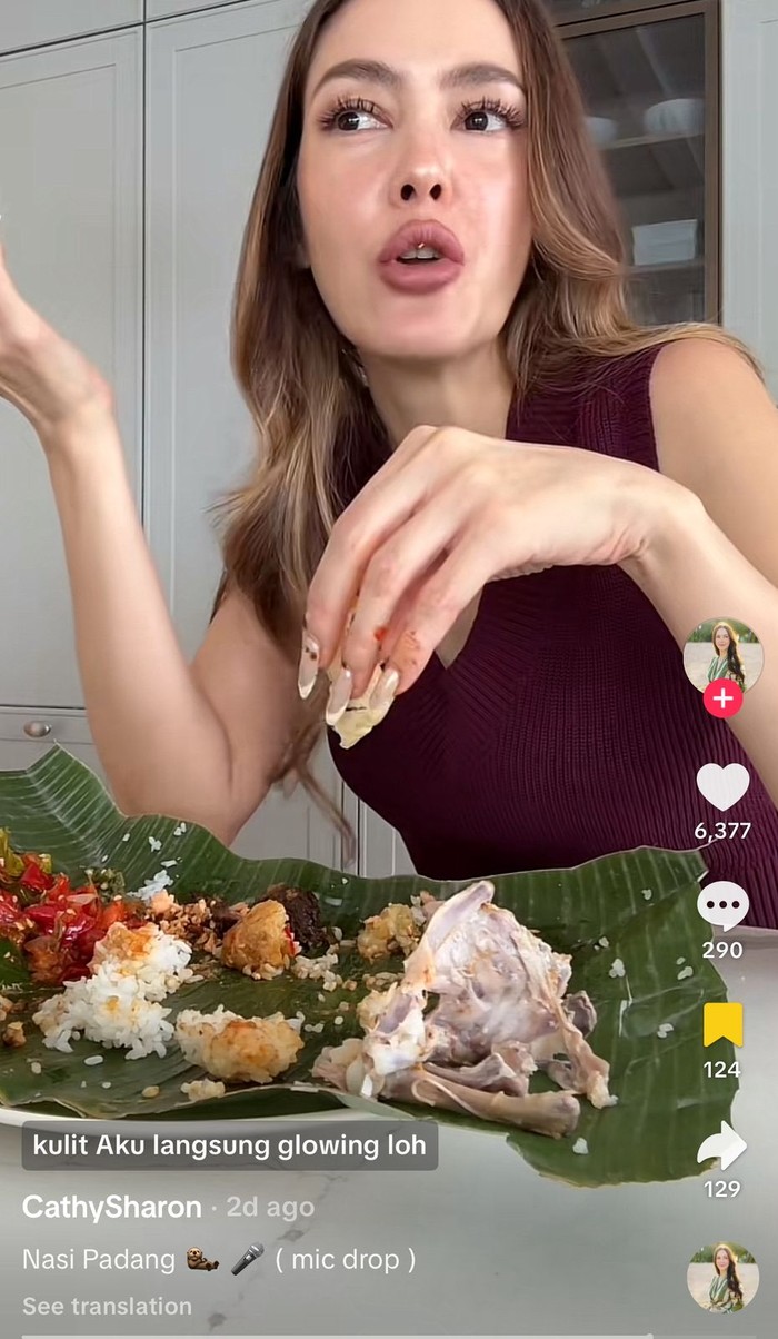 Cathy Sharon Nikmat Makan Nasi Padang, Netizen: Berasa Ilegal Lihatnya