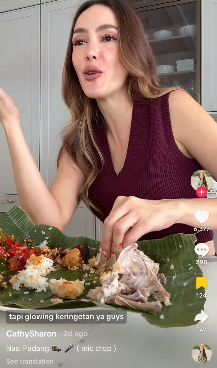 Cathy Sharon Nikmat Makan Nasi Padang, Netizen: Berasa Ilegal Lihatnya