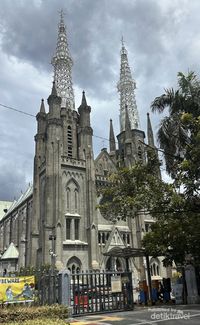 Melihat Pameran Relikui Santo Carlo Acutis, Orang Suci dari Generasi ...