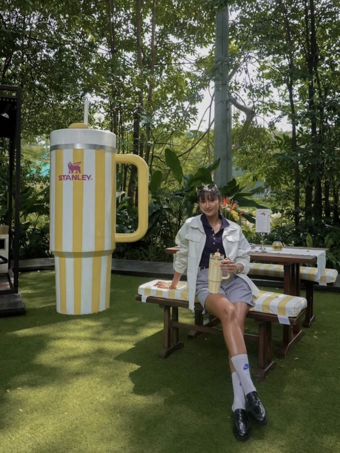 Seru! Claresta Taufan, Pemain Film 'Pangku' Kulineran di Korea dan Bali