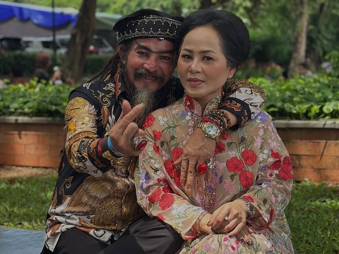 Kece! Anak Limbad Lulus S2 dengan Predikat Cumlaude
