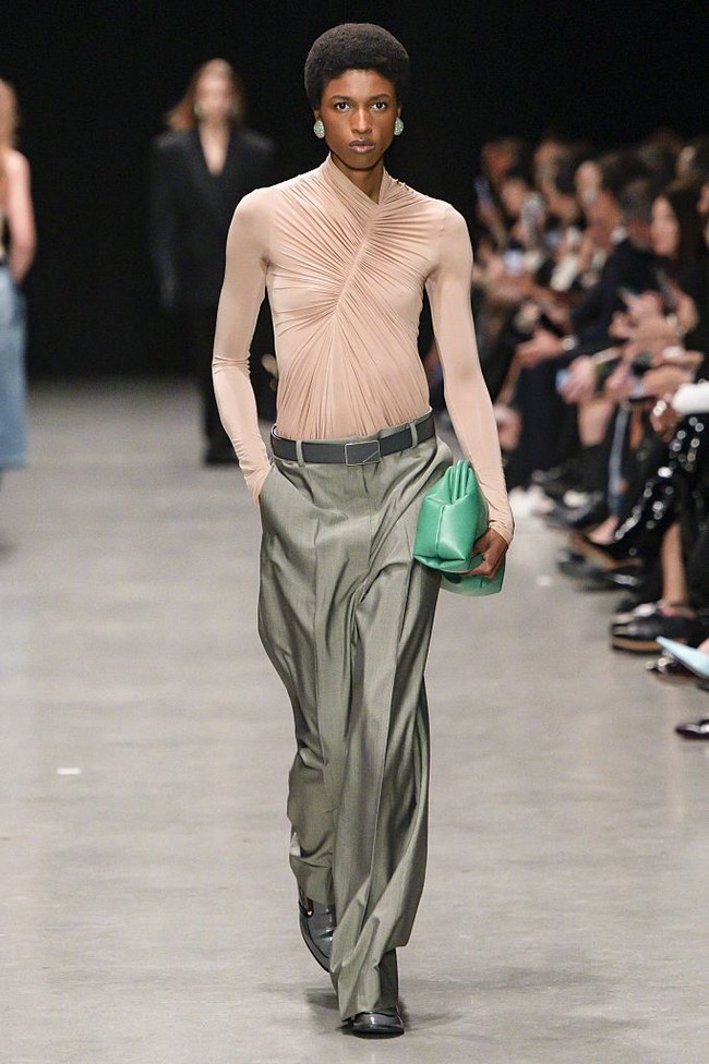 Foto: Koleksi Stella McCartney Spring-Summer 2026, Harmonisasi Musim Semi