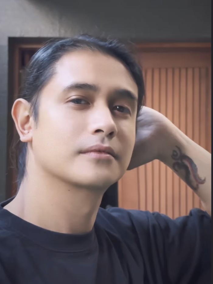 Penampilan Terkini Jennifer Ipel dan Ajun Perwira Oplas di Korea Selatan