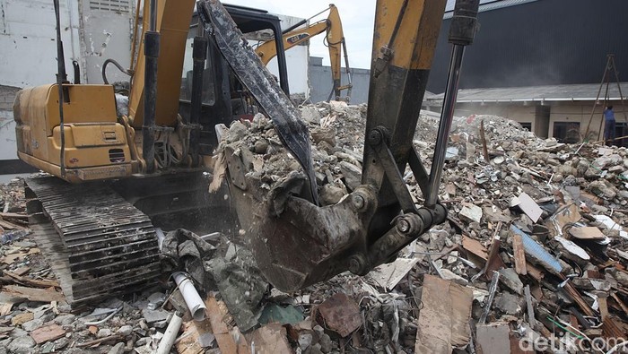 Penampakan Terkini Rumah Ahmad Sahroni yang Dibongkar