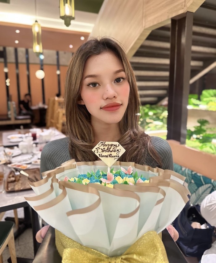 Pose Cantik Ummi Quary Saat Makan Nasi Lemak hingga Sate Wagyu