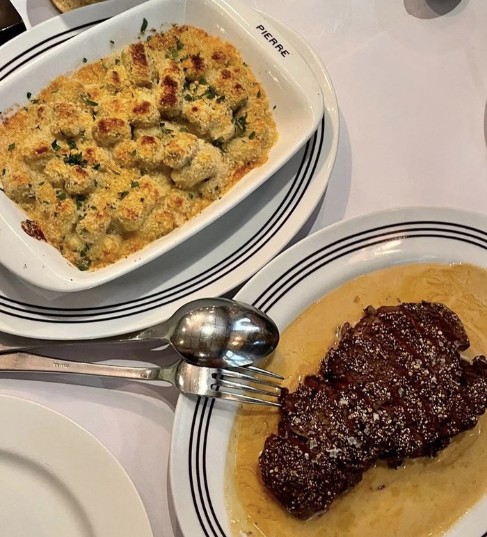 Pose Cantik Ummi Quary Saat Makan Nasi Lemak hingga Sate Wagyu