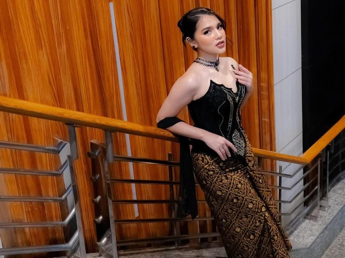 Adu Gaya Davina Karamoy Vs Nicole Parham Pemeran Ipar Pelakor