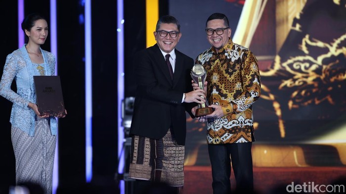 Potret Penerima Anugerah Pembangunan Politik, Hukum dan Demokrasi