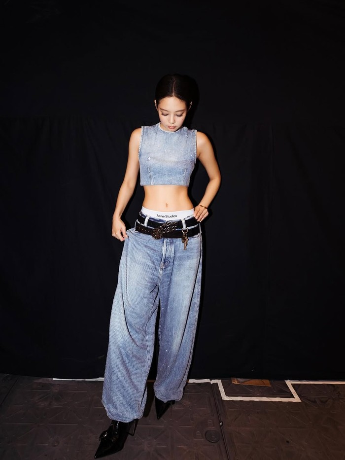 Foto-foto Jennie di Backstage Konser BLACKPINK Jakarta