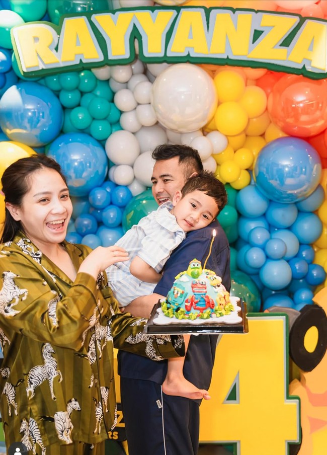 7 Foto Kejutan Ultah Rayyanza, Nagita Slavina Curi Atensi Pakai Piyama ...