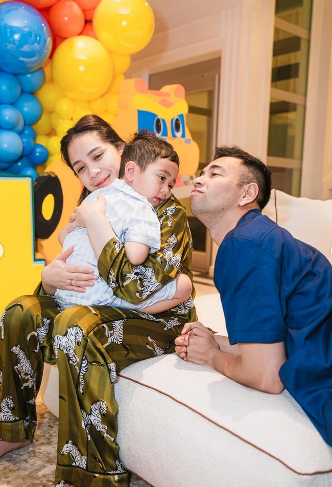 7 Foto Kejutan Ultah Rayyanza, Nagita Slavina Curi Atensi Pakai Piyama ...