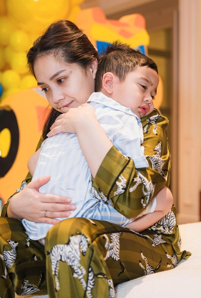 7 Foto Kejutan Ultah Rayyanza, Nagita Slavina Curi Atensi Pakai Piyama ...