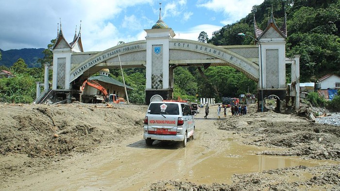 Berubah Drastis: Foto Sebelum & Sesudah Banjir Bandang di Aceh-Sumatera
