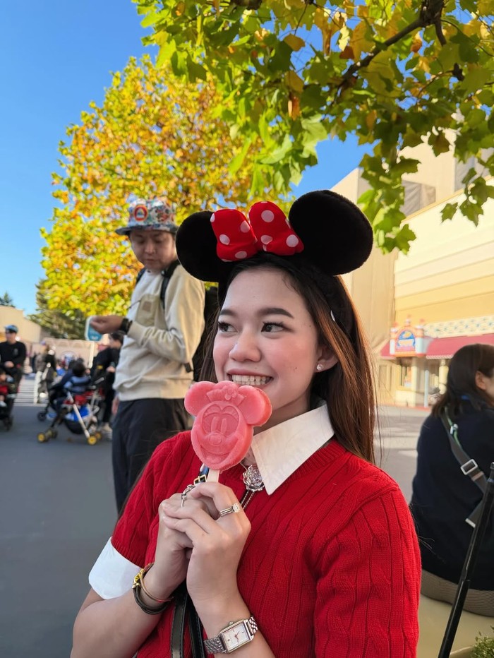 Ummi Quary Liburan ke Jepang, Kulineran di Ginza hingga Disneyland