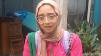 Chiki Fawzi Pulang ke Indonesia, Ceritakan Kondisi Aktivis Saat Ditahan ...