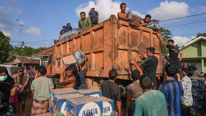 Korban Banjir Aceh Tamiang Terpaksa Hidup dengan Air Parit