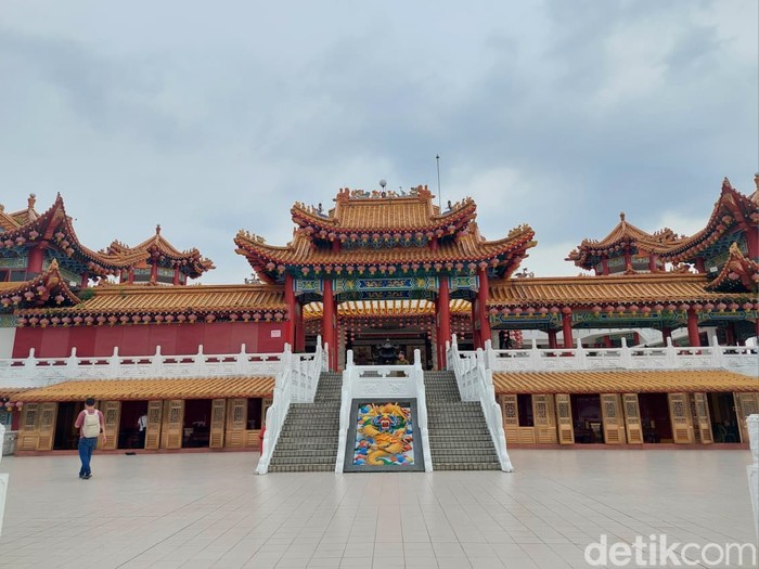 Kuil Buddha Terbesar di Malaysia