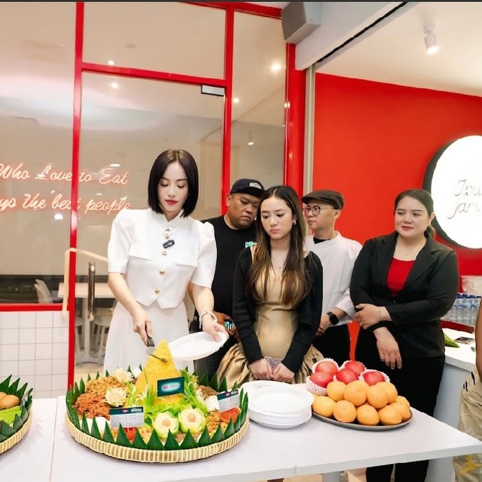 Potret Dearly Joshua yang Sukses Bisnis Resto Ibu Jari