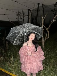 7 Potret Tiara Andini Memikat Syuting MV di Singapura