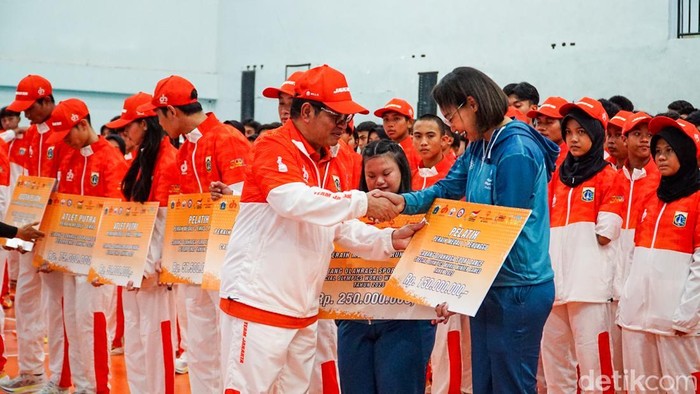 Atlet Berprestasi DKI Terima Penghargaan Usai Panen Medali 2025