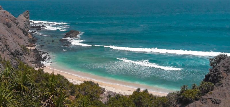 6 Pantai Ramah Anak di Lombok Tengah yang Cocok untuk Libur Sekolah