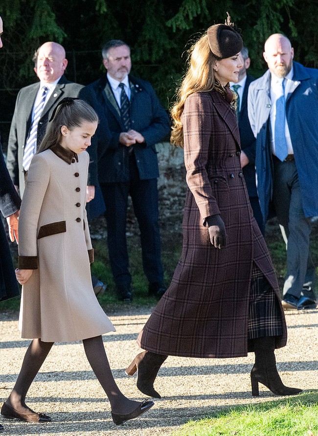 Potret Kate Middleton di Natal 2025, Penampilan Sarat Makna Usai Lawan ...