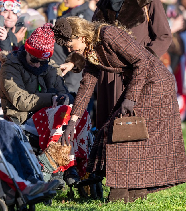 Potret Kate Middleton di Natal 2025, Penampilan Sarat Makna Usai Lawan ...