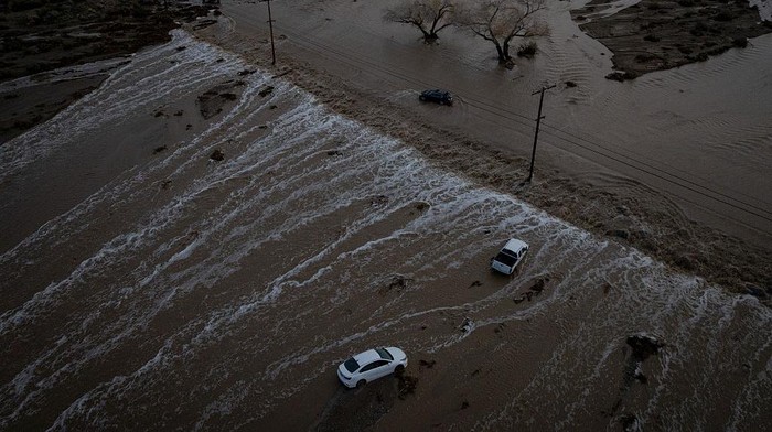 Hujan Ekstrem Picu Banjir Bandang di Palmdale
