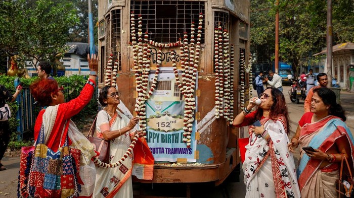 152 Tahun Jadi Ikon Kota, Trem Kolkata Segera Disetop