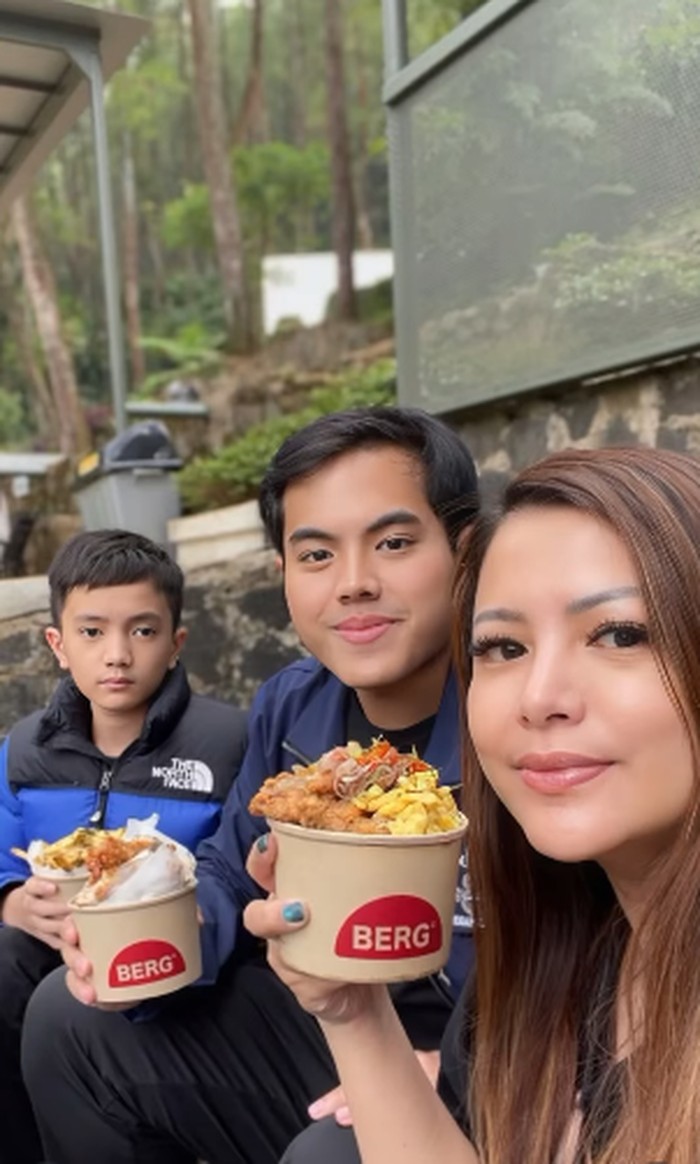Momen Kulineran Wina Natalia Sebelum Diet, Jajan Kopi dan Pastry!