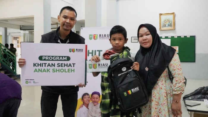 PT Riau Petroleum Gelar Sunatan Massal, Peserta dapat Tas Sekolah dan ...