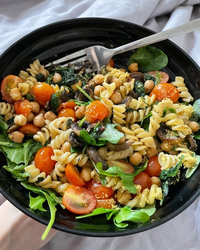 Momen Manis Manohara saat Makan Bareng Kekasih dan Keluarga