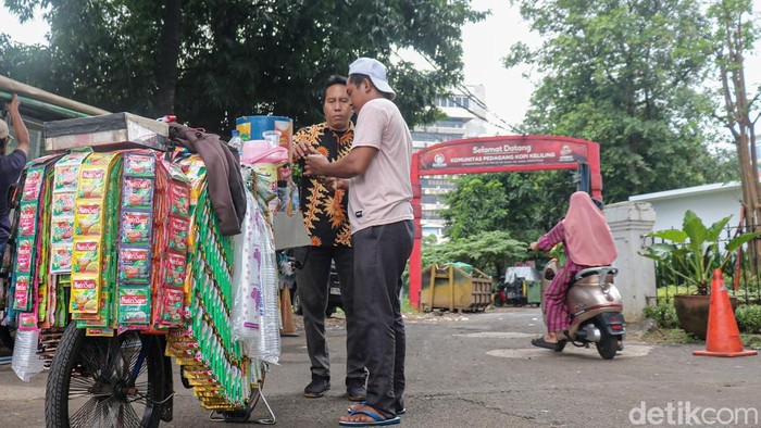 Potret Kampung Starling Kwitang, Denyut Hidup Pedagang Kopi Keliling ...