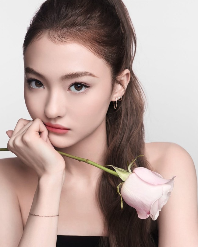 Foto: Ella Gross Jadi BA Lipstik MAC Cosmetics, Cantiknya Nggak Ada Obat