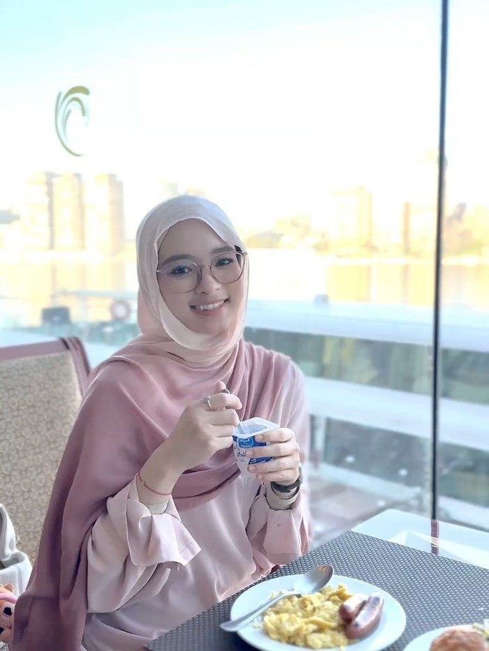 Di Balik Senyum, Inara Rusli Simpan Tekanan Mental