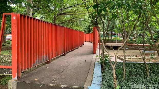 Cerita Penjaga dan Pencari Ketenangan di Taman Lansia Bandung
