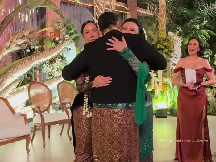 Kisah Manis Darma Mangkuluhur Undang Brian McKnight di Resepsi demi ...