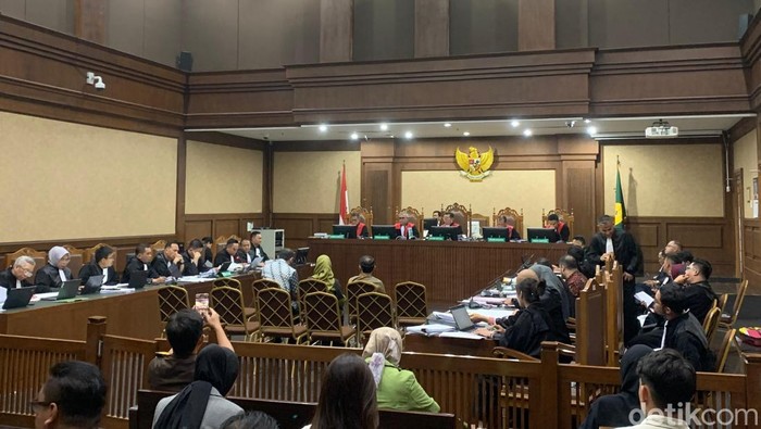 Saksi Ungkap Ucapan Jurist Tan soal Revenue 30% Pengadaan Chromebook