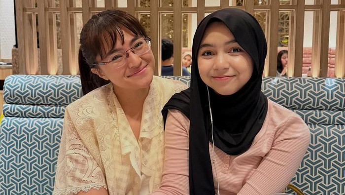 Marshanda Buka Suara Usai Sienna Lepas Hijab