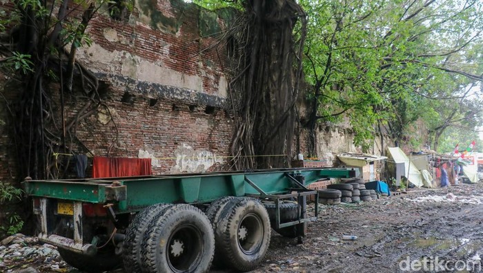 Gudang Timur Kasteel Batavia, Warisan VOC yang Terlupakan