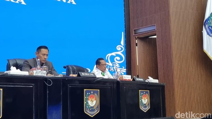 Mendagri Target Wilayah Terdampak Bencana Sumbar Sudah Normal Sebelum ...