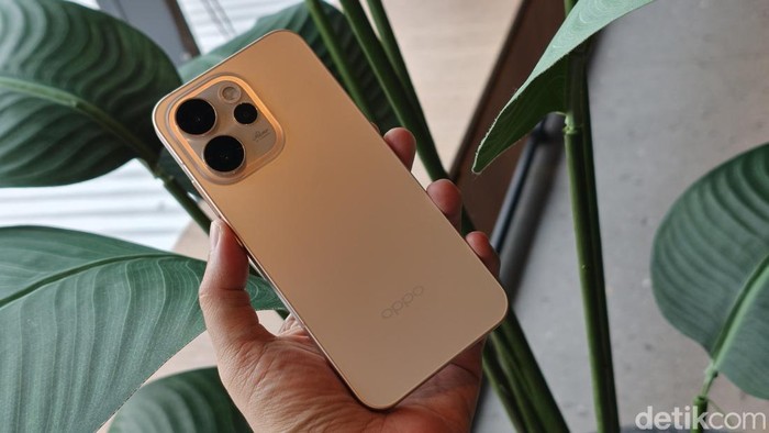 Wujud Reno15 Series, HP Oppo Terbaru Punya Desain Mewah Kamera Wah